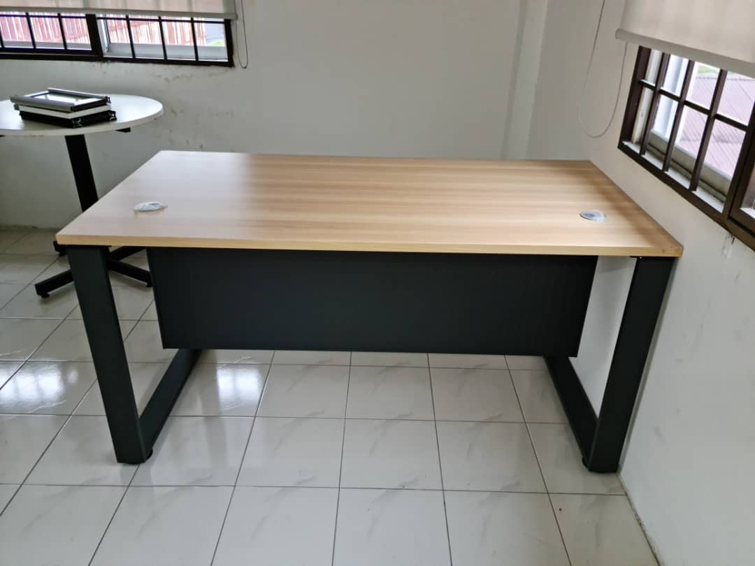 Office Table with O Metal Leg – V-SQMT 127/157/187