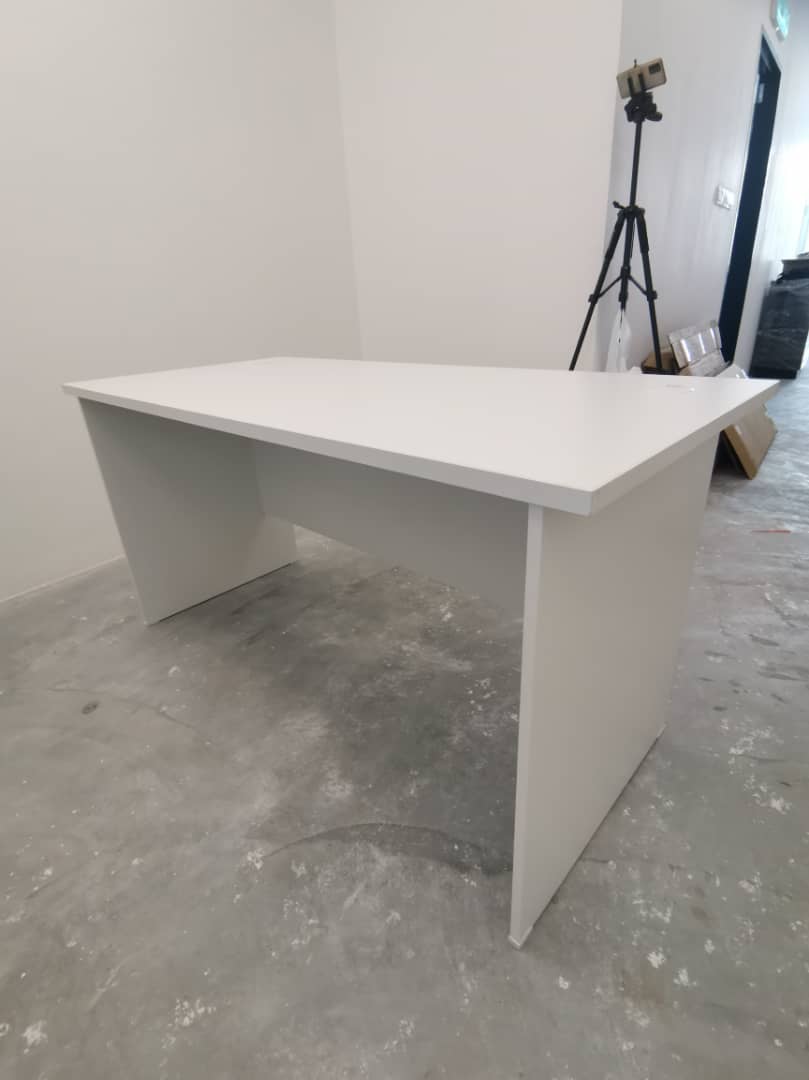 Rectangular Shape Office Table – F1-FO 127/157/187 | 4–6 Feet