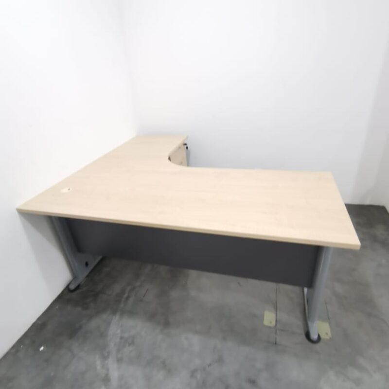 L Shape Office Table V-TL 1515/1815-3D – J Leg + Pedestal