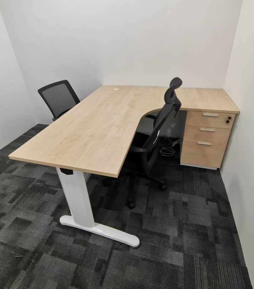 L Shape Office Table V-BL 1515/1815–3D – J Leg + 2D1F Drawer
