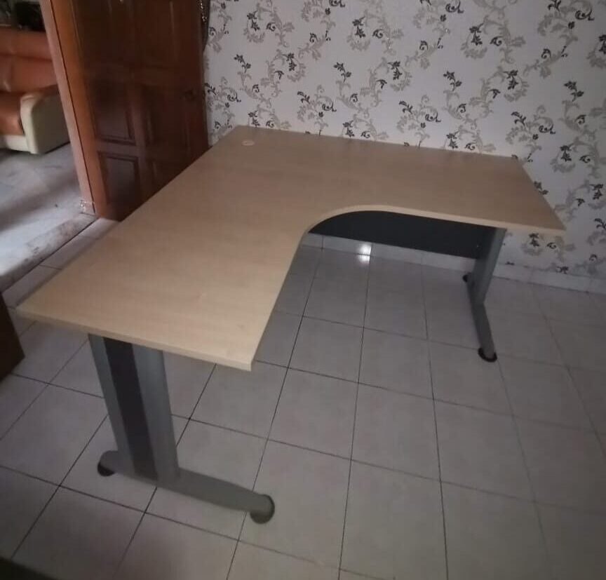 L Shape Office Table V-TL 1515/1815 – J Metal Leg | Maple