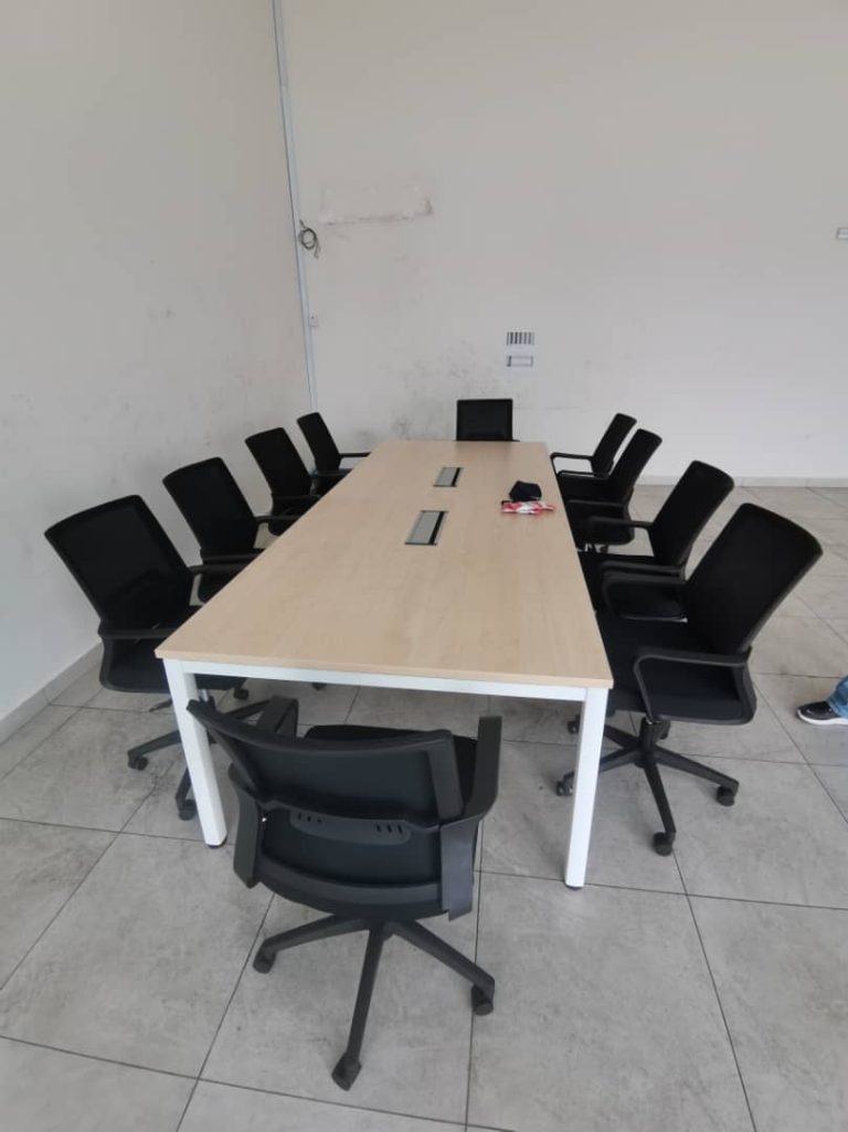 Conference Table With U Metal Leg - V-SVB 18/24/30/36/48
